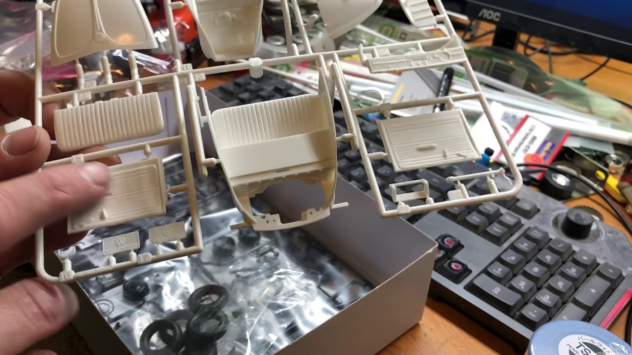Kit unboxing 1966 vw beetle