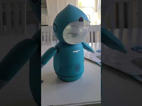Creepy kids robot has emotions! 😳😳😳