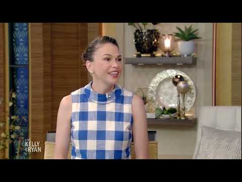 Sutton Foster and Hugh Jackman Hang Out and Talk Before Every Music Man Performance