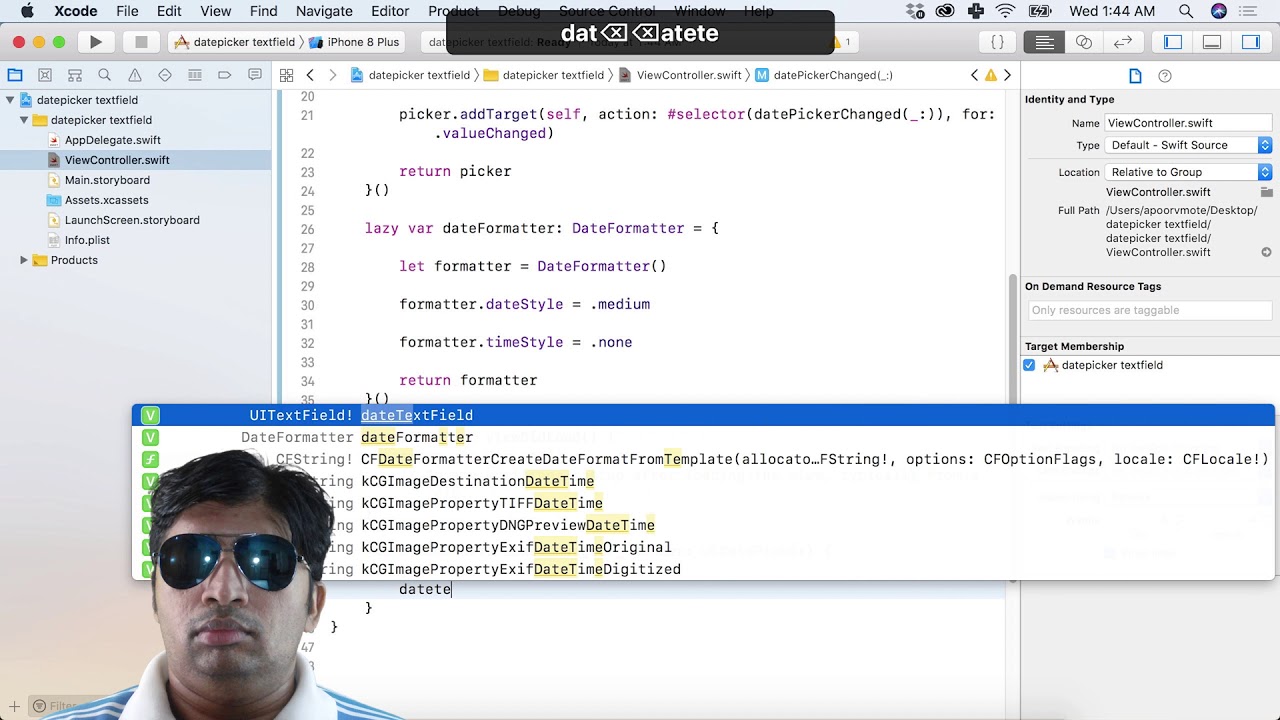 Datepicker as input to the textfield Swift iOS