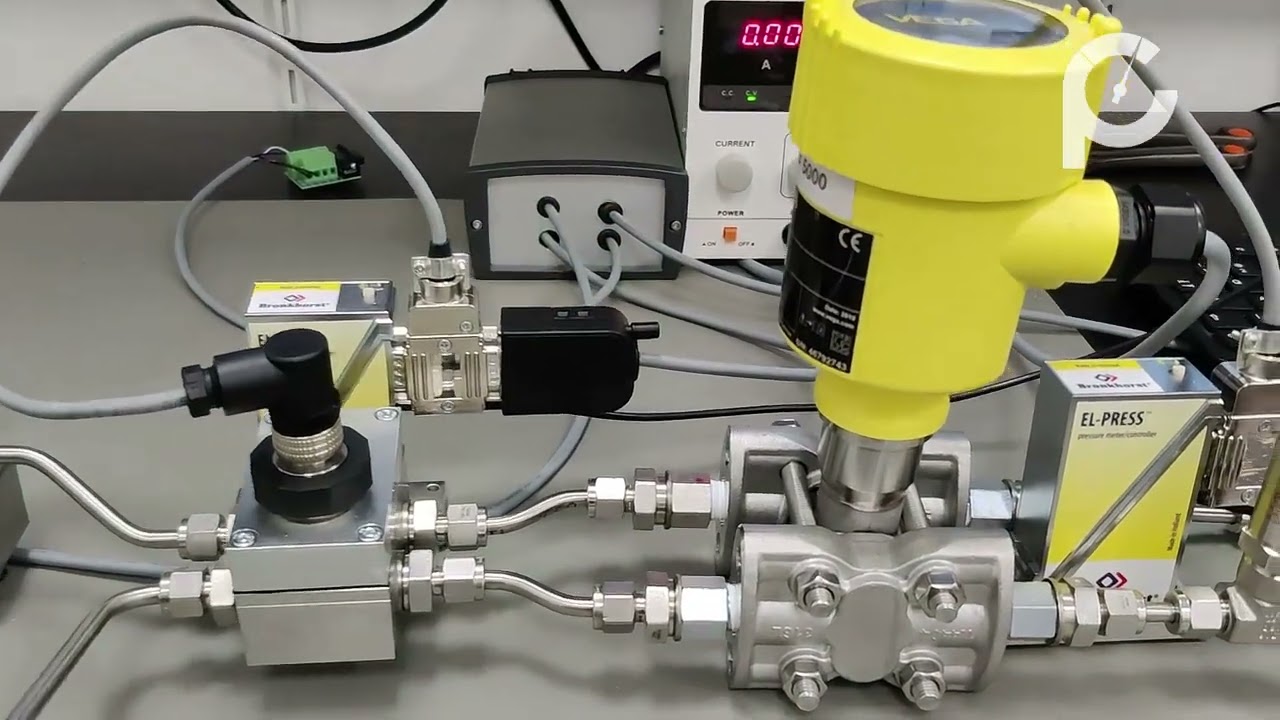 Differential pressure control in electrolyzer set-up