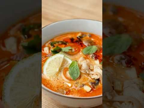 Tom Kha Gai 🍜 Thailändische Kokossuppe