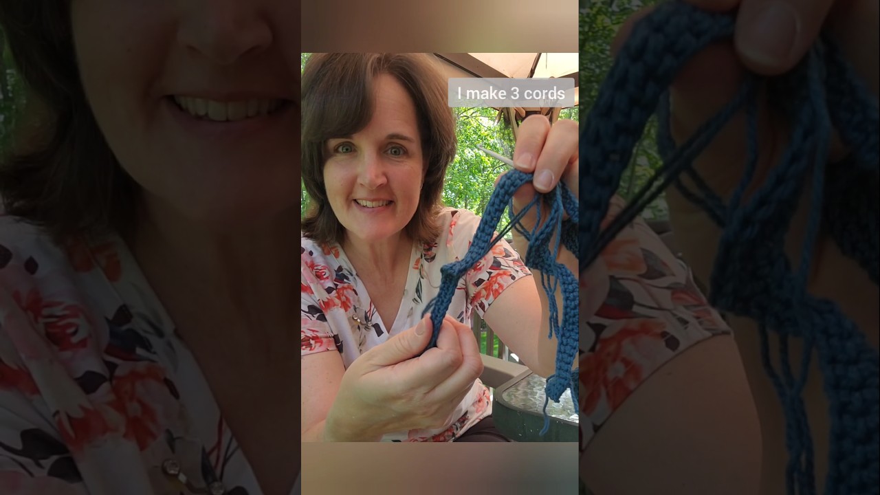🧶 Watch how to make the Celtic Diamond Decoration!