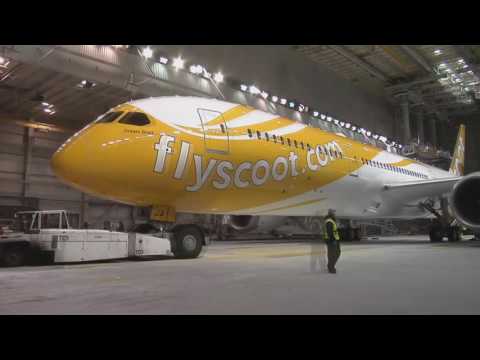 THE LUX TRAVELLER PRESENTING SCOOT BIZ