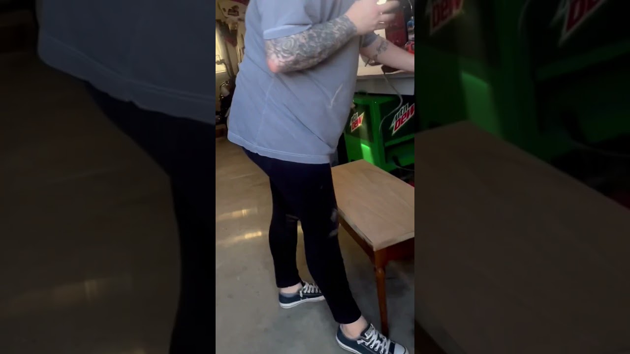 Scared her ass #scared #fyp #prank #viral #scroll #failarmy #fail #ridiculousness ￼