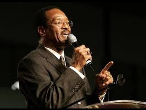 Charles Blake 2016 | Cogic Bookstore | Comic book stores: How to get started-Chicagoland | Joel Ost