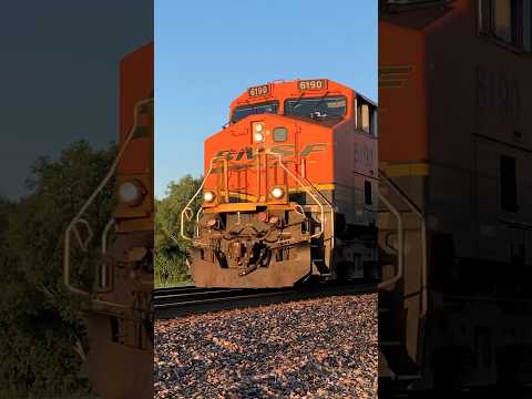 Big power on 70 mph BNSF Z train!! #bnsf #bnsfrailway #train