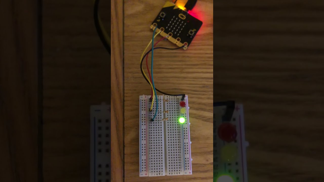 Traffic lights controlled by Microbit #shorts