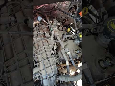 Local auto parts store coming in clutch with some quick work! #mobilerepairing #autorepair