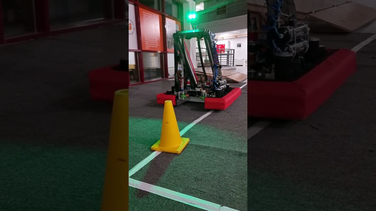 7444 Charged Up Robot Showcase / Cim+Neo MK4i Swerve Drive Chassis ...