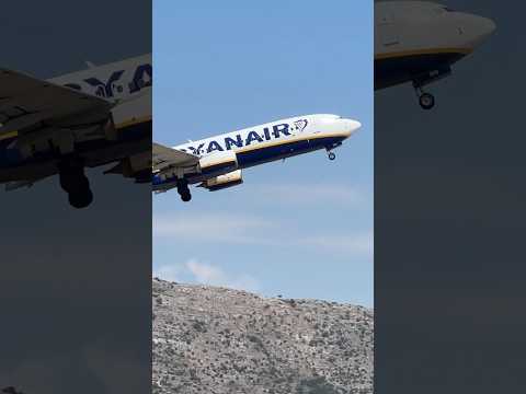 Ryanair Boeing 737 Launching out of Dubrovnik LDDU