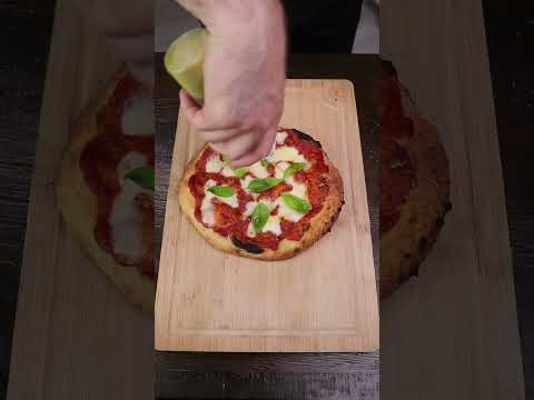 PIZZA MONTANARA is deep fried pizza! #shorts #pizza #fry