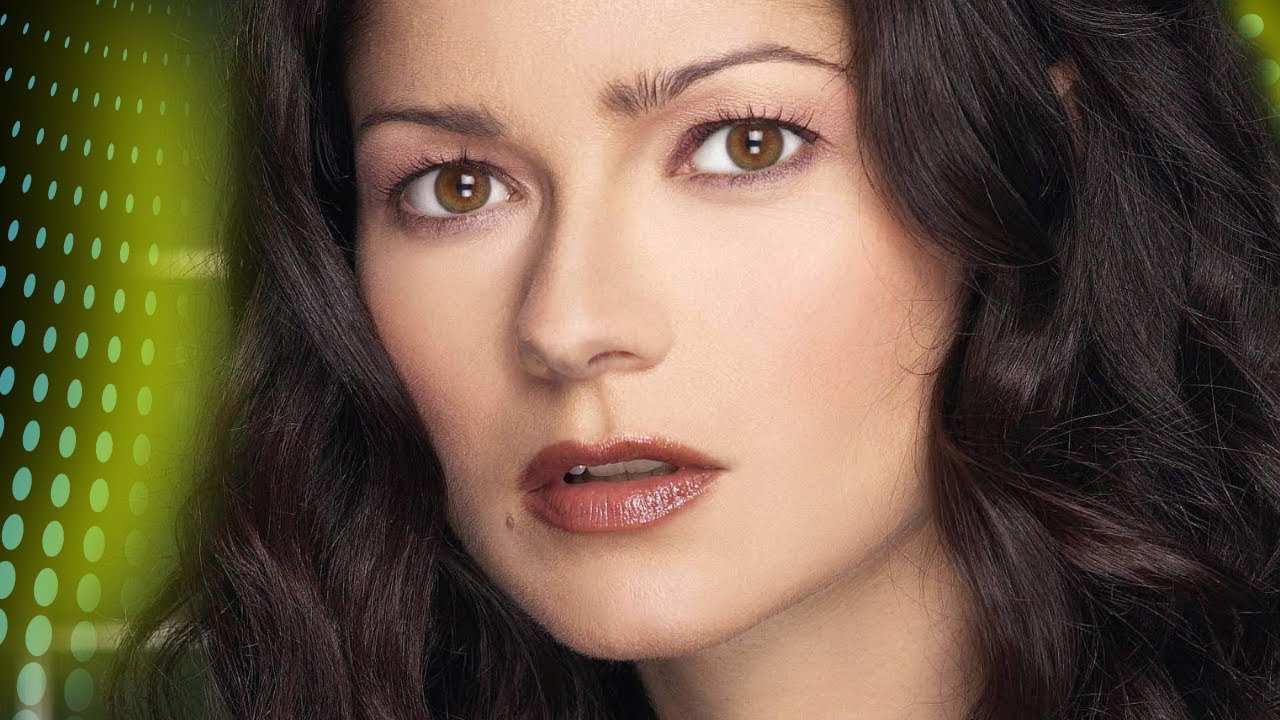 SEXY JILL HENNESSY PHOTOS: Pantyhose, Stockings, Tights,Heels, Mini Skirt