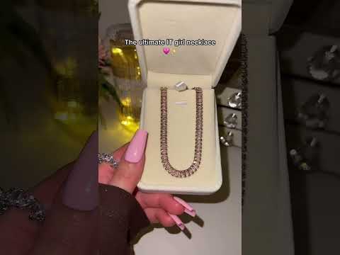 The ultimate IT girl necklace๐โจ #pinkdiamond #icedoutjewelry #trendyjewelry #diamonds