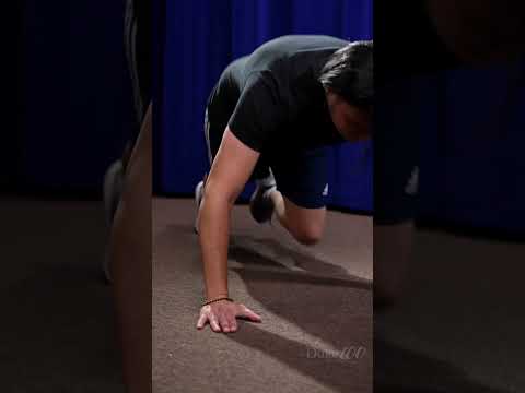 How to Do Mountain Climbers - Fitness Fridays #shorts