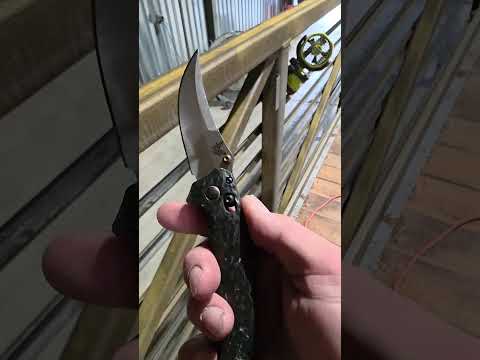 Microtech amphibian for each or the Benchmade mini bedlam #blade #bladehack #bladelife #ripperblades