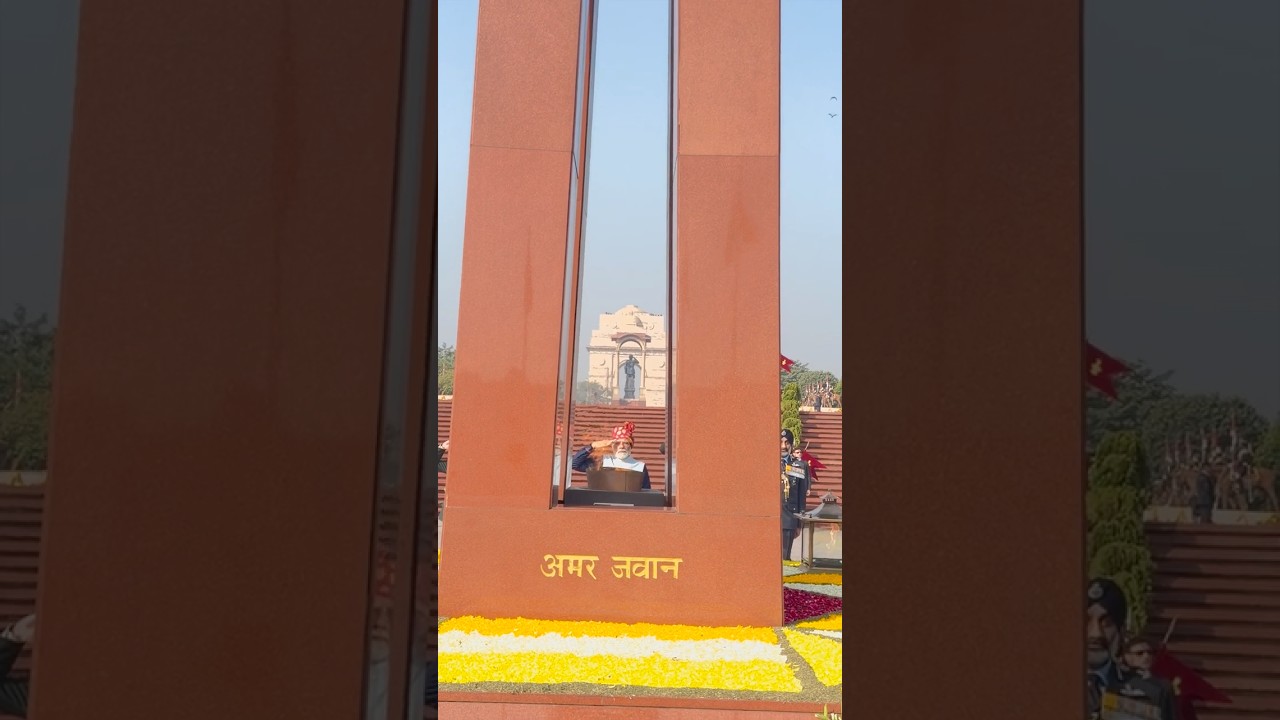 PM Modi pays tribute to martyrs at Rashtriya Samar Smarak on 77th Republic Day