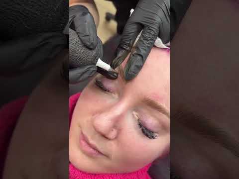 DOING PMU ON A PERMANENT MAKEUP ARTIST
