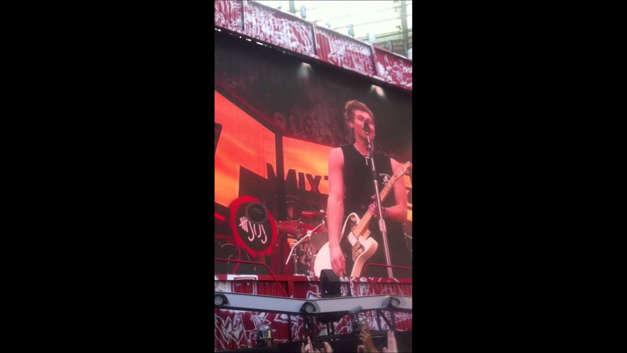 ''eighteen''-5SOS (20/06/2014)
