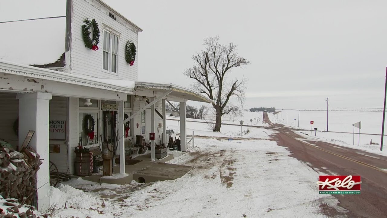 Nora Store offers up old fashioned Christmas