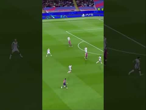 Lamine yamal signal to Raphinha #football #lamineyamal #barcelona #rafinha