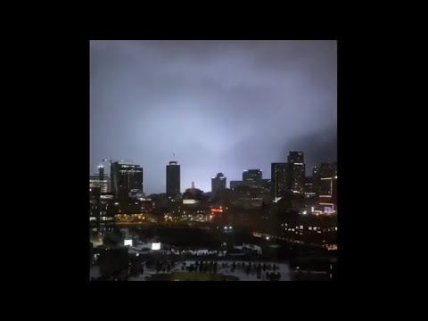 Tornado hits downtown Nashville, TN on NewsChannel 5 Skycam
