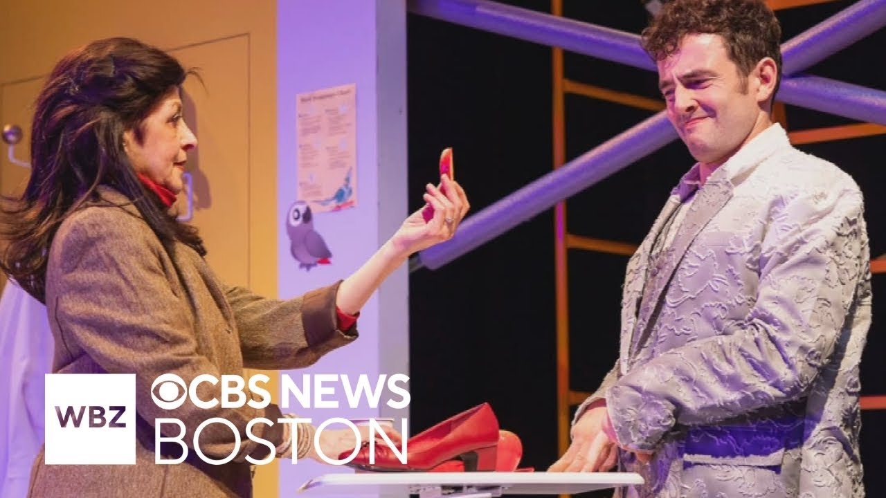 Actor portrays parrot in 