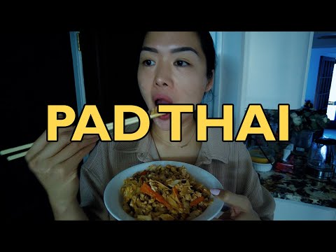 Easy Pad Thai without tamarind or fish sauce (vegan!)
