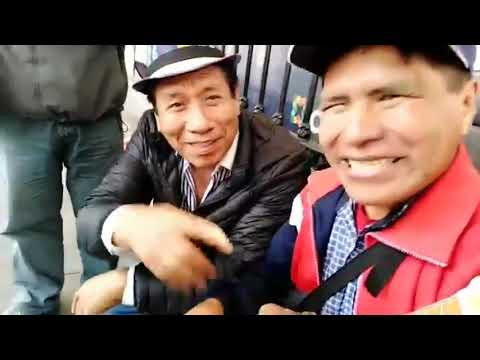 GRANDE NUESTRO MAESTRO JUAN PIPA CHINA MARIA NO DEJAS DE MIRAR SU BUEN GESTO !!!