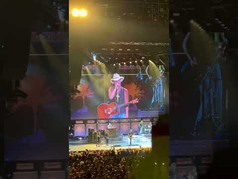 Kenny Chesney | Wharf | Flora Bama Song | Orange Beach, Alabama #kennychesney #shorts