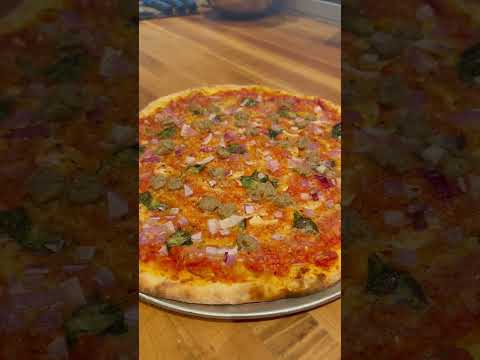 Fall in love with Nonna’s Pizza from House of Fire! ❤️ 📍Fairbanks, Alaska and North Pole Alaska