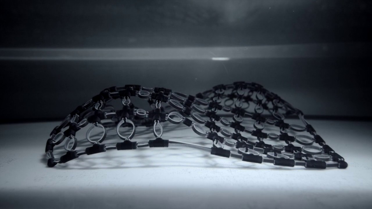 4D printed programmable materials