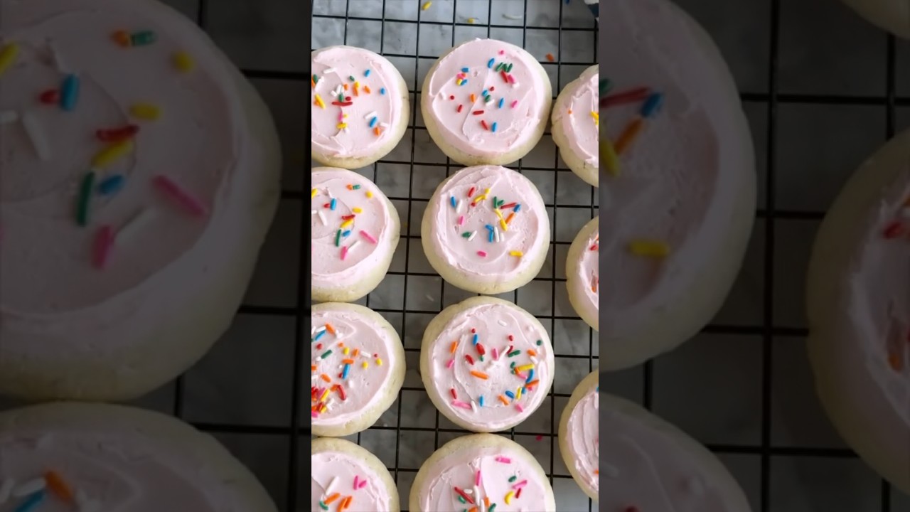 ✨identical✨ Lofthouse Cookies! Recipe link in comments! #cookies #lofthouse #sugarcookies