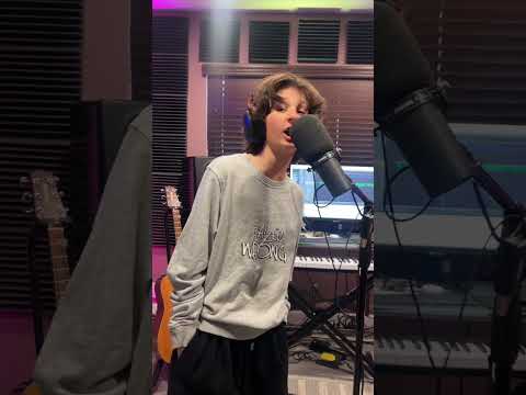 Landon records Donβt stop believing by Journey