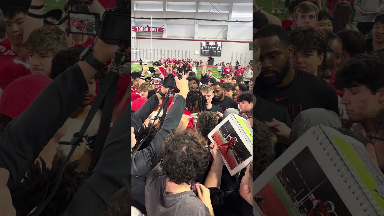 Jeremiah Smith draws a crowd at Ohio State’s Student Appreciation Day