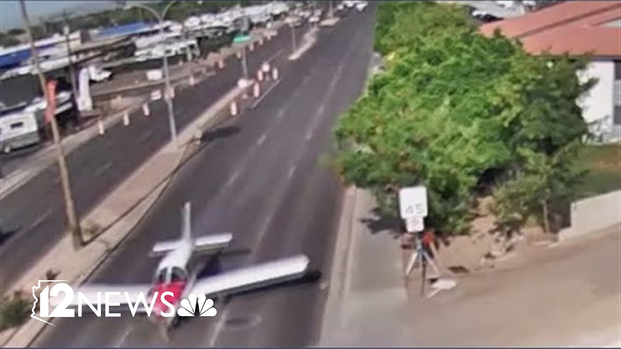 Video shows Mesa plane emergency landing