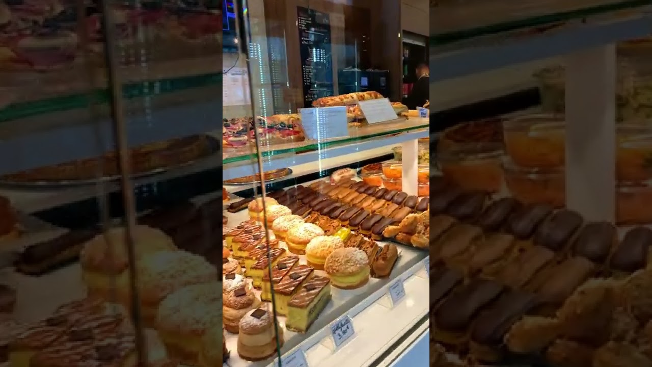 French Boulangerie L'Atelier des Pains & Co