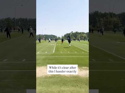 The Bears offensive lineman did receiver drills! #shorts #nfl #bears #lions