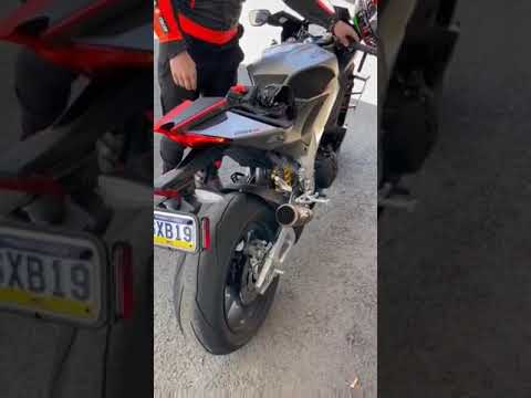 Aprilia RSV4 SOUND CHECK 😍