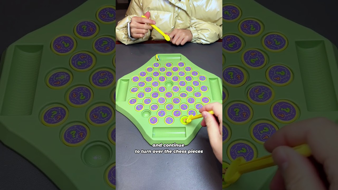 This is a very popular family party game recently called Flip Chess.#familygames