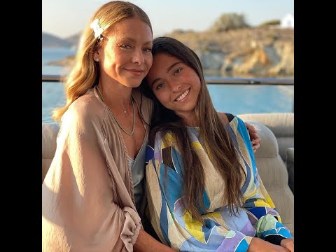 Lola Consuelos Stuns with Raw Singing Talent in Intimate TikTok Performance!