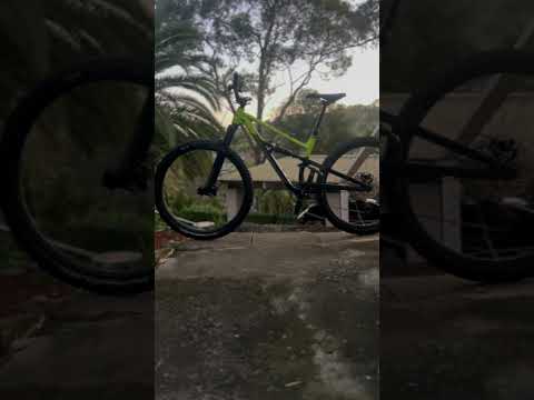 Sunset and bike π
#mtb #sunsets #viral #fyp #short #austaralia #syd#rockyourbody #bikes