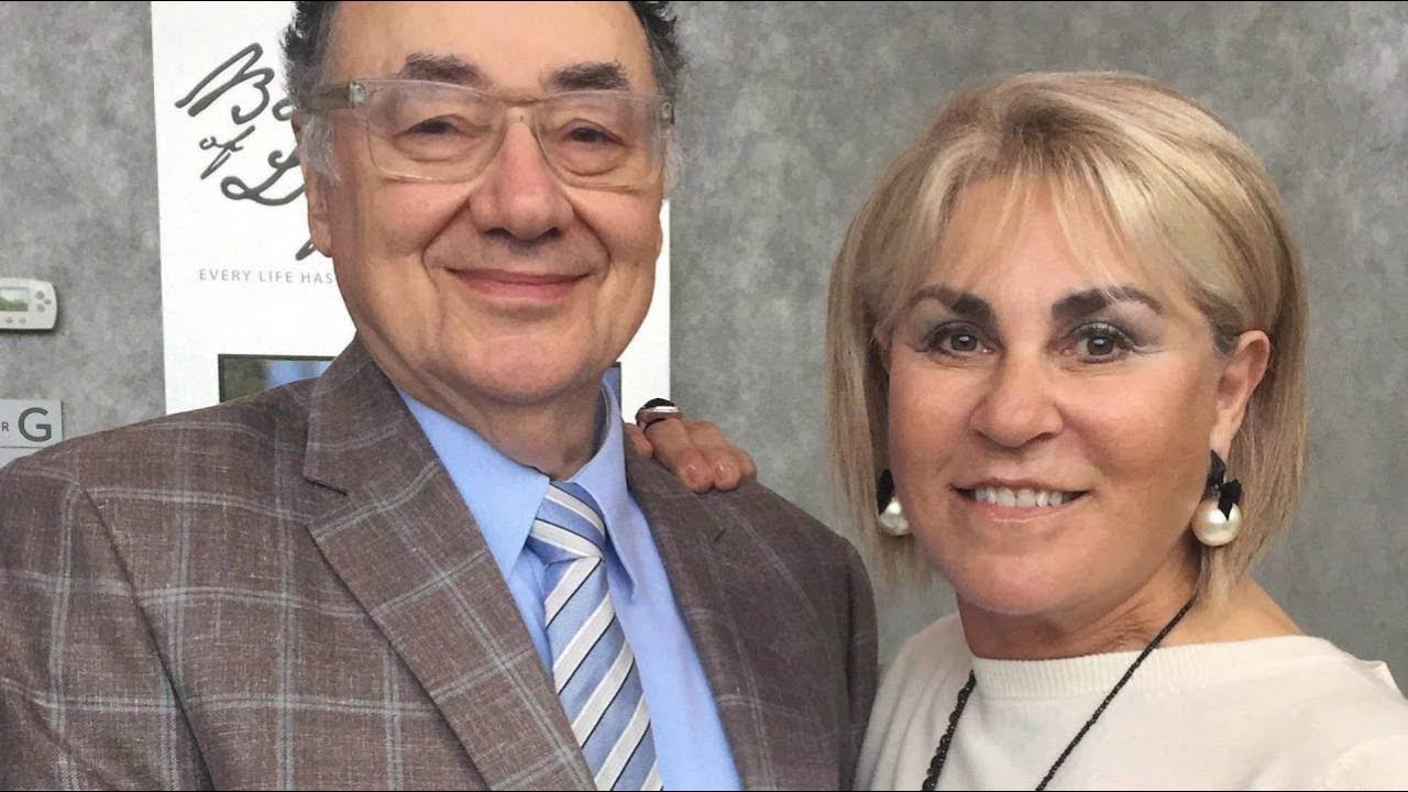 Family offers $10-million reward in billionaire Sherman deaths