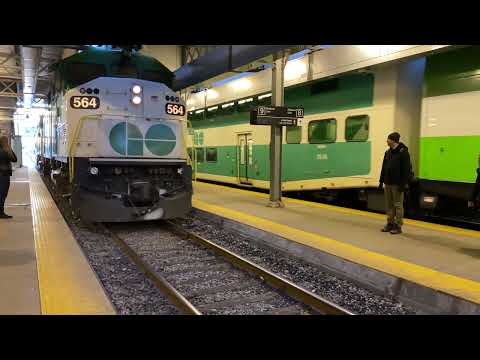 GO Train Departing and Arriving into Union Station