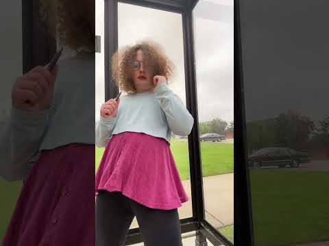 Curly hair and beautiful glasses boom boom shake shake #dance #dancer #hair #outfit #beautiful