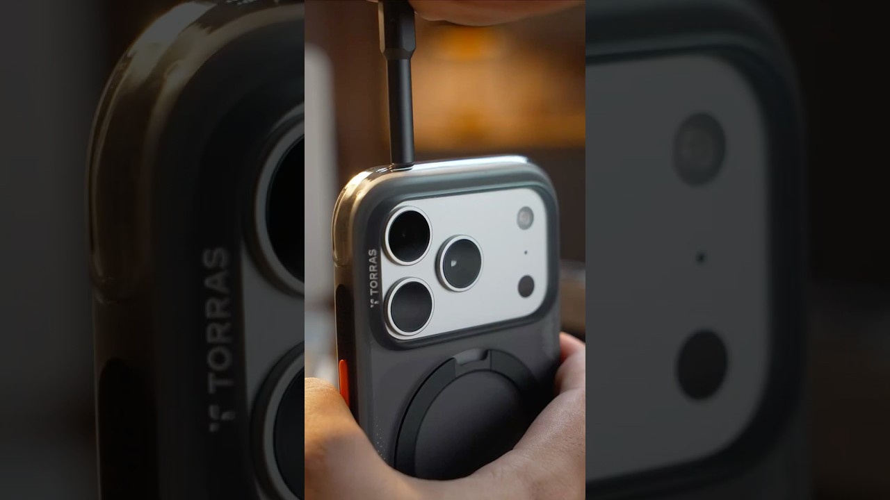 With airbags built into the case, it’s the perfect way to protect your iPhone 17 Pro. #torras #Q3air