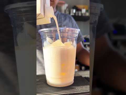 How to make A Star bucks ice Coffee #shorts #coffee #coffeelover #starbucks @Shaheena_Azmi1234
