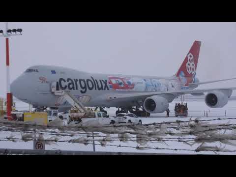 Cargolux (Cutaway Livery) Boeing 747-8R7(F) [LX-VCM]Landing At YYC |-| (4k30fps)
