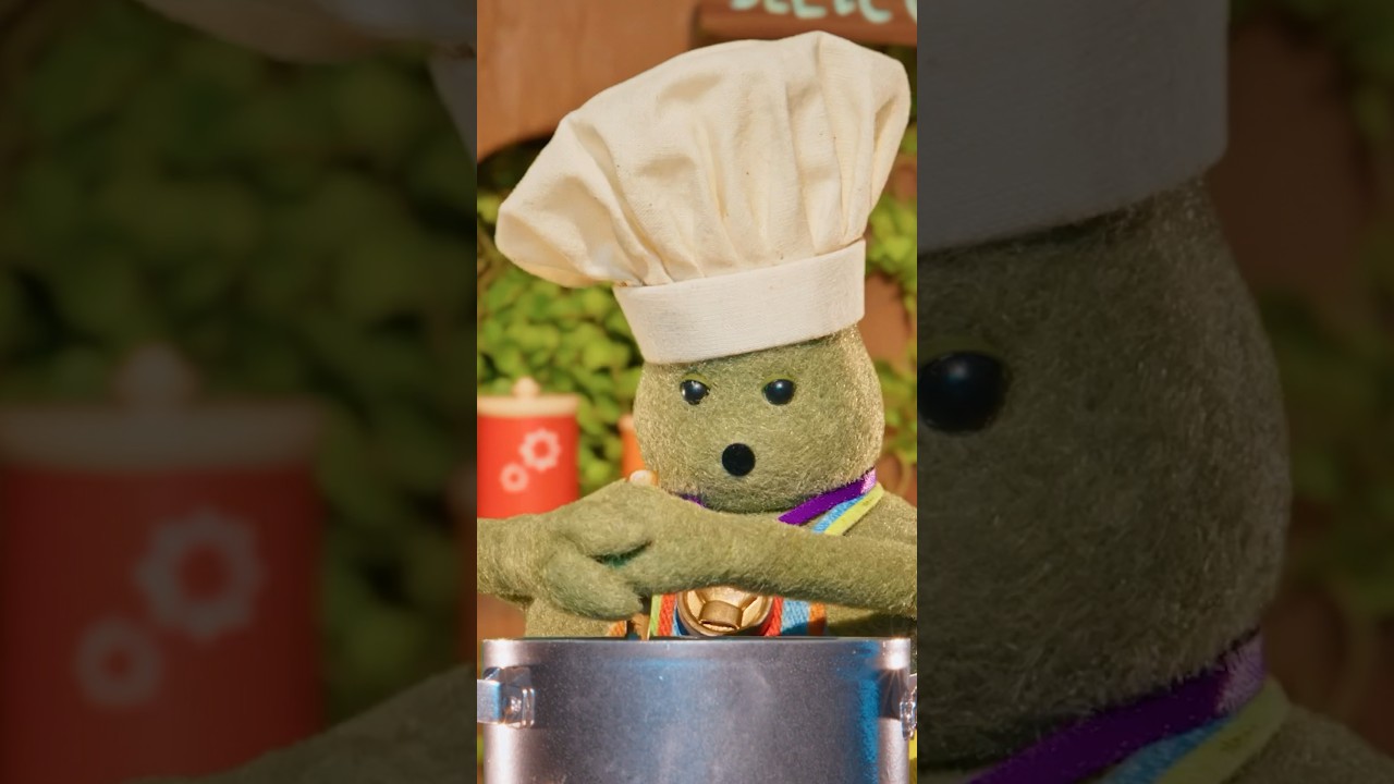 tiny chef cooks live! #shorts