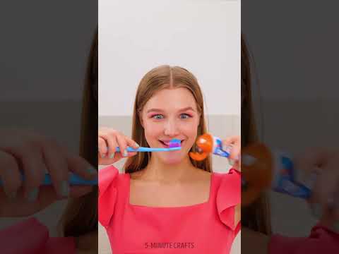 🤯 THIS DOLL HAS GADGETS BETTER THAN MINE! MUST-SEE TECH! 🎀🎥